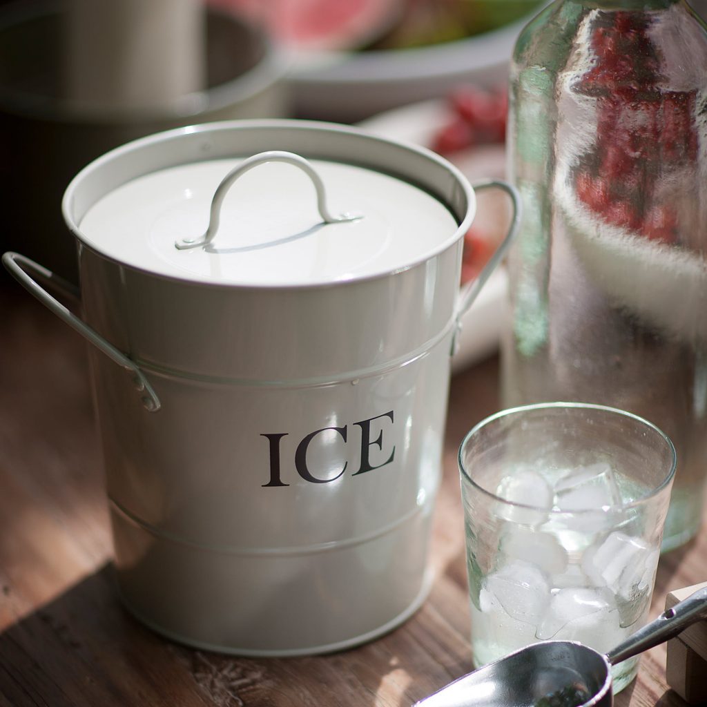 Retro Style White Metal Ice Bucket | Fizzy Fox Ripley